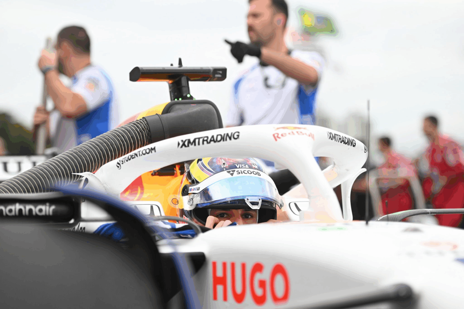 VIDEO – Norris booed, Racing Bulls employee incites the crowd: the team ...